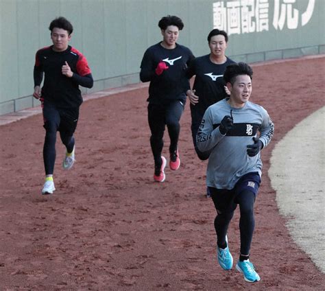 阪神ドラ1・下村 “初日”から優等生ぶり発揮 「一番きつい練習」ポール間ダッシュ自ら選択― スポニチ Sponichi Annex 野球