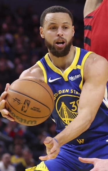 Stephen Curry Se Queda A Dos Triples Para Llegar A Los 4000