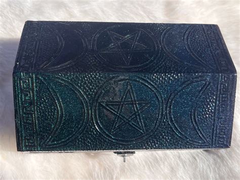 Triple Moon Goddess Box Color Changing Green Purple M Gem