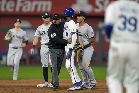 Mlb（影）／棒球場「出拐」爆板凳淨空！洋基3勝1敗淘汰皇家