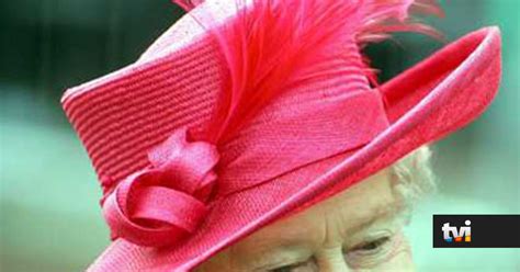 Siza Vieira Homenageado Com Medalha Da Rainha Isabel Ii Tvi