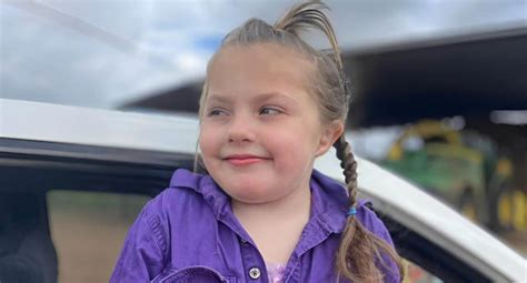 Aussie Girl 5 Chokes To Death While Eating A Frankfurt Unthinkable