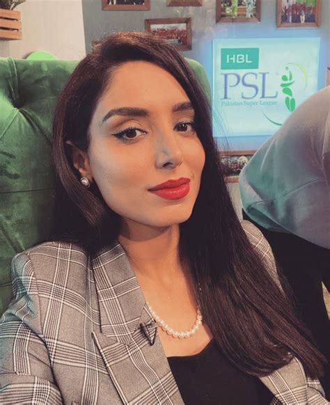 Let Us Get To Know Zainab Abbas The Sports Anchor Reviewit Pk