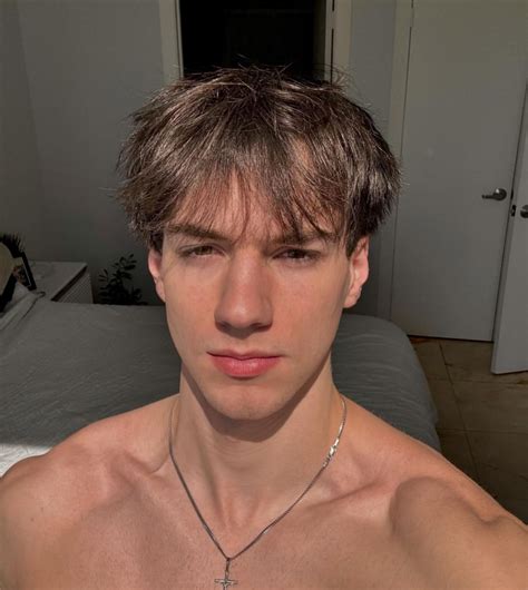 8 Things You Didnt Know About Matthew Convard Hard Rock Media