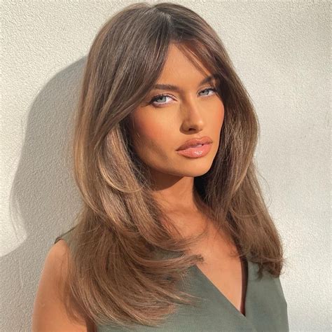 El Corte De Cortina Es El Look Que Lleva Los Curtain Bangs Al Siguiente