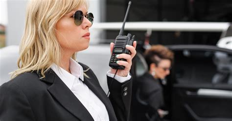 女性でも警備員の仕事はできる？女性ならではのメリット・デメリットについて 鉄壁マモル