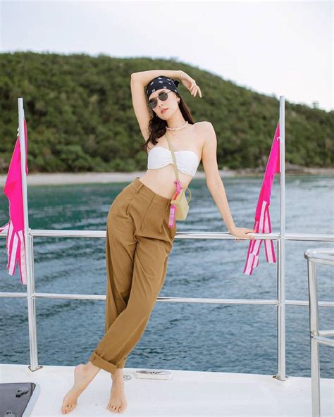 แซมมี่ เคาวเวลล์ กับภาพสุดเซ็กซี่ ดีกรีความแซ่บไม่ธรรมดา