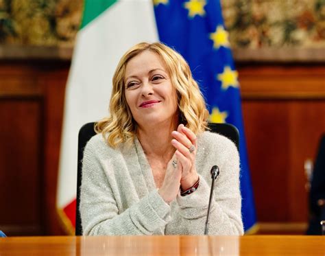Renzi Contro Meloni E La Norma Anti Consulenze Un Esproprio Ad