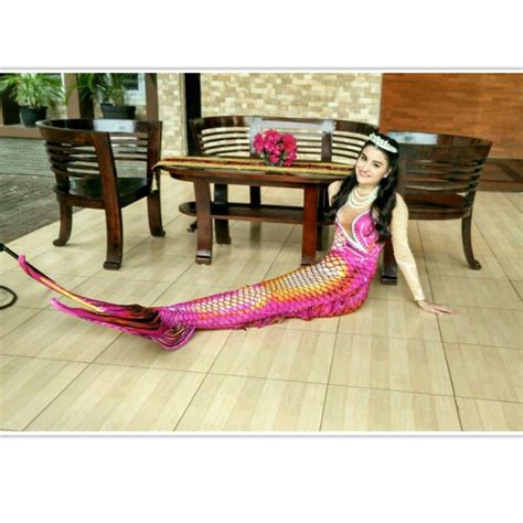 Potret Loyd Christina Model Brasil Pacar Ady Sky