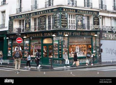 À la Mère de Famille chocolatier Stock Photo Alamy