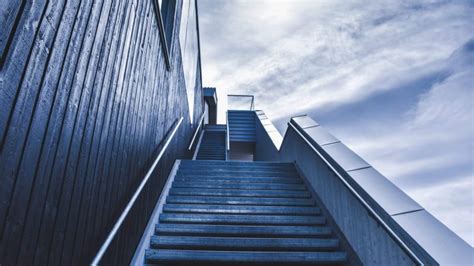 『屋外階段』の設置基準を解説｜床面積・建築面積の算定方法も図解 確認申請ナビ