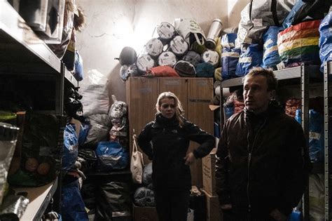 This Photographer Captured How Activists Helped Migrants At The Poland