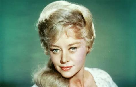 Pressdek Murió A Los 100 Años Glynis Johns Actriz De La Película