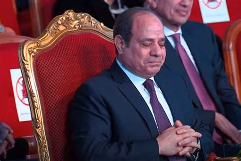 متأثرًا بحديث ذوي الهمم السيسي يبكي في احتفالية قادرون باختلاف