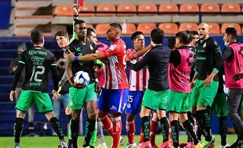 Santos Acepta La Decisión De La Comisión Disciplinaria