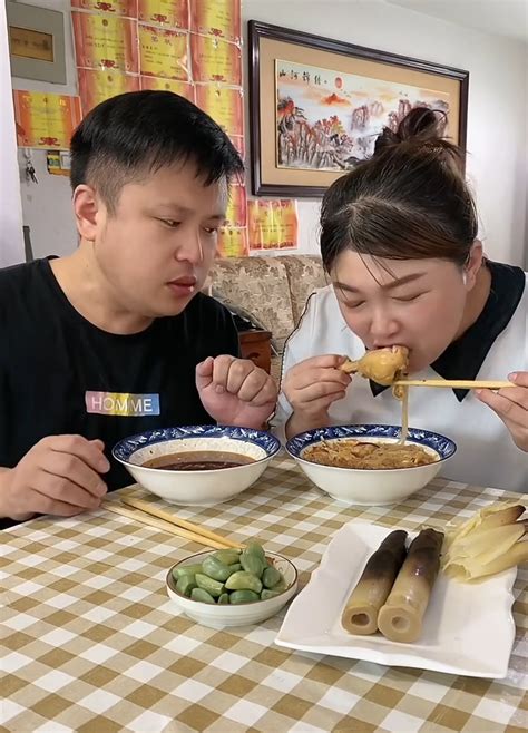 Yummy Funny Husband And Wife Eating Food Show 2022boomnow Yummy