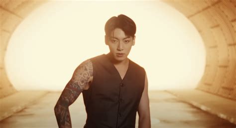Jung Kooks Standing Next To You Debuts At 1 On Global Youtube Music