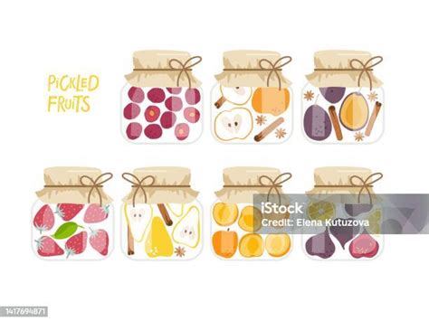 항아리는 과일과 열매를 보존했습니다 통조림 식품 세트 유리 항아리에 절인 과일을 손으로 그린 낙서가 흰색 배경에 고립되어