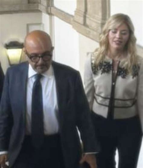 Gennaro Sangiuliano Con Maria Rosaria Boccia Alla Pinacoteca Di Brera