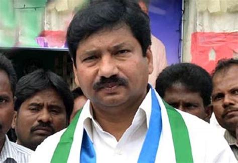 పొత్తుల్లేకుండా ఎన్నికలకు వెళ్లలేని పిరికిపంద చంద్రబాబు జోగి రమేష్