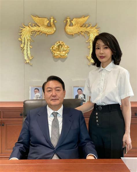 대통령실 김건희 여사 보좌 필요 인식 담당직원 둘지 보는 중 서울경제