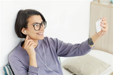 Premium Photo Cheerful Girl Calling Via Video Conferencing App