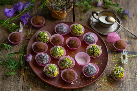 Вкусные конфеты из детской смеси с кокосовой стружкой и вафлями ...