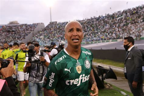 Deyverson é eleito craque da partida após gol do título e celebra As pessoas têm que respeitar