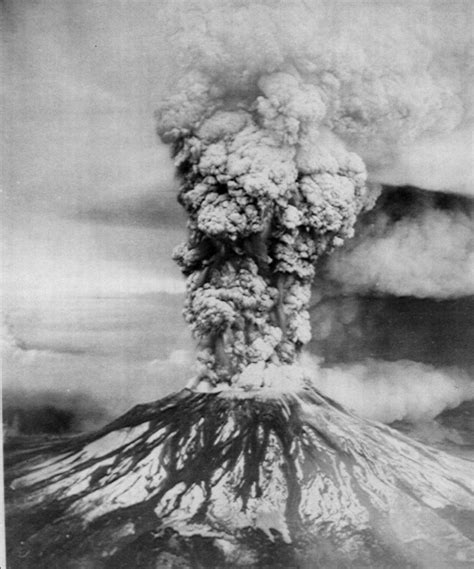 Photos On This Day May 18 1980 Mount St Helens Erupts