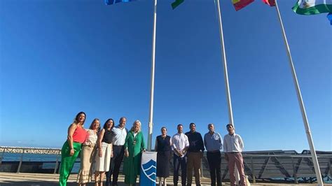 CÁDIZ Izada la bandera azul del puerto deportivo de Rota El