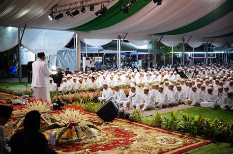 Hadiri Peringatan Haul Akbar Ke 18 Abah Guru Sekumpul Wapres Ingatkan