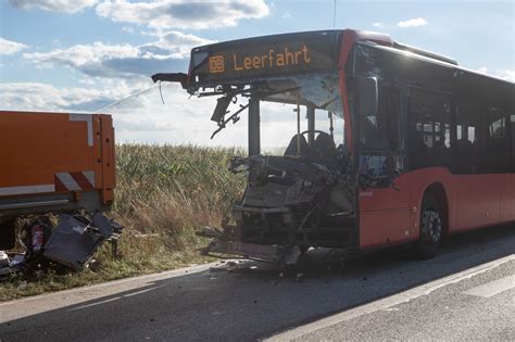 Unfall In Hasenmoor Ein Toter Zwei Schwerverletzte Mopo