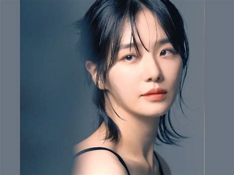 Rahasia Kulit Glowing Park Gyu Young Pemeran Noeul Di Squid Game 2 Jurnal Gaya