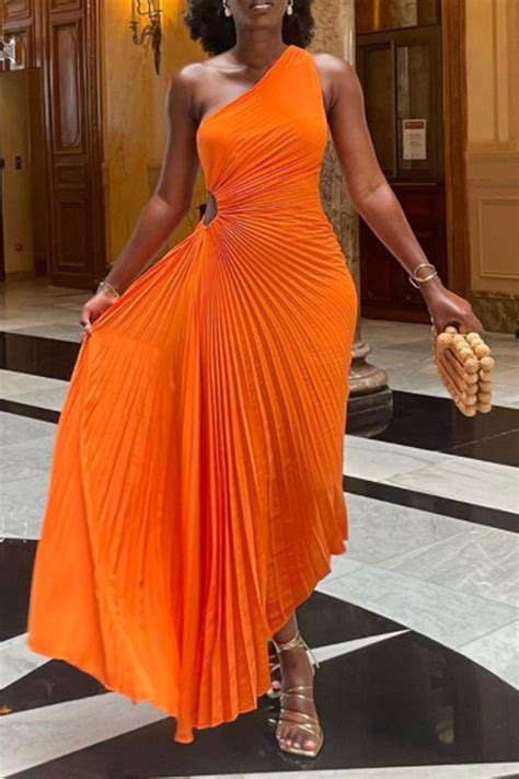 Wholesale Green Fashion Solid Hollowed Out One Shoulder Cake Skirt