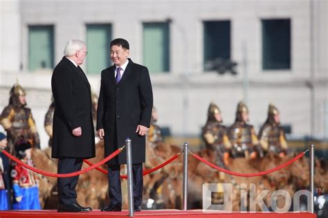 ФОТО ХБНГУ ын Ерөнхийлөгч Ф В Штайнмайэр болон түүний гэргийг төв талбайд албан ёсоор угтлаа