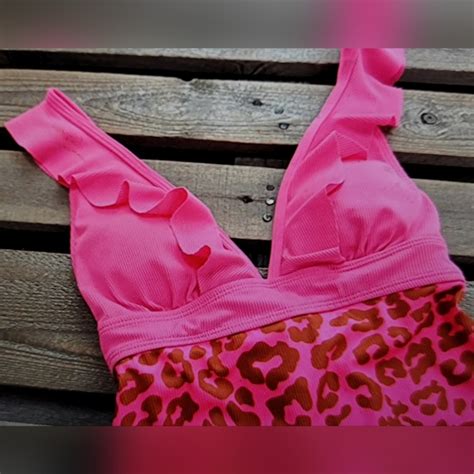 Swim Nwt Adorable Sexy Open Back V Neck Monokoni Ruffle Bathing Suit