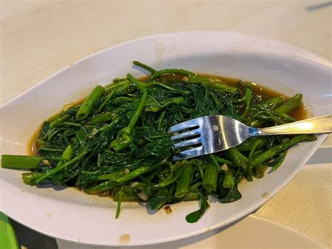 空心菜怎麼煮才不會變黑？教你快速學會炒空心菜鮮嫩秘訣！