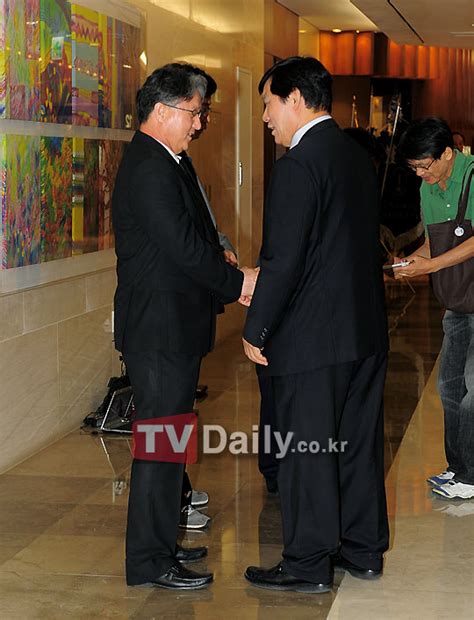 Td포토 최동원 별세 김경문 감독 허구연 해설위원 조문위해 빈소방문
