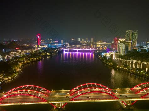 广西桂林日月双塔夜景灯光航拍摄影图 包图企业站