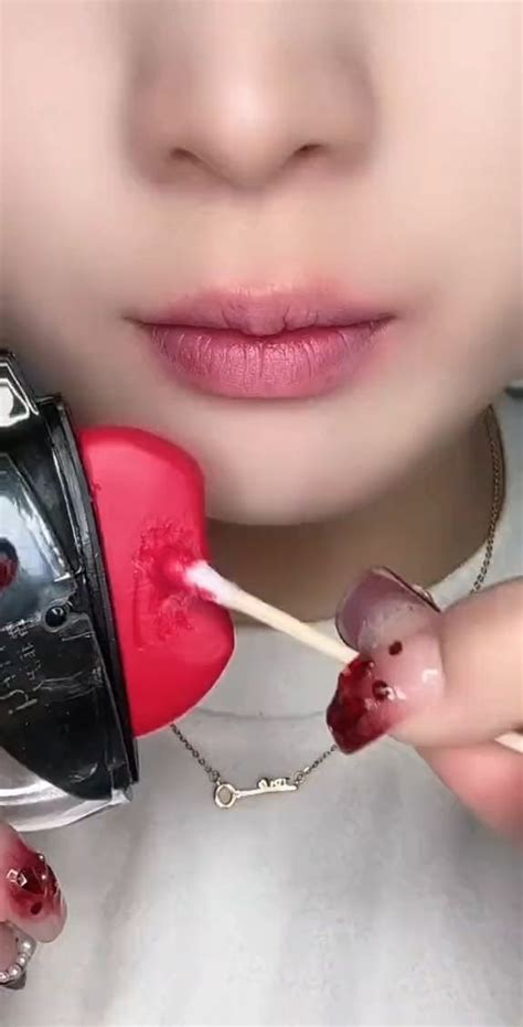 Lipstick Tutorial Lips Hacks Lipstick Makeup Shorts Video In 2024