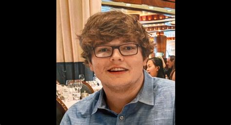 22歲男車禍後比心！慘遭警方「電擊後槍殺」 父母獲賠584億天價 蕃新聞