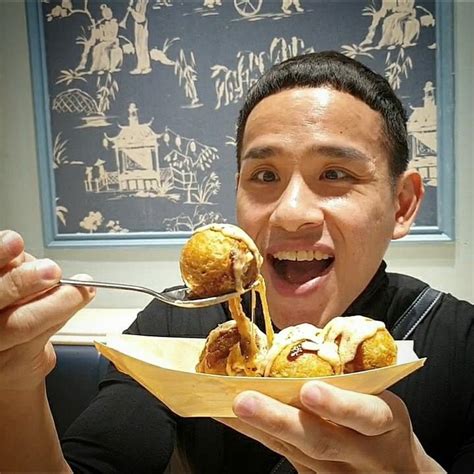 Japans Most Famous Tsukiji Gindaco Takoyaki With Over 300 Stores In