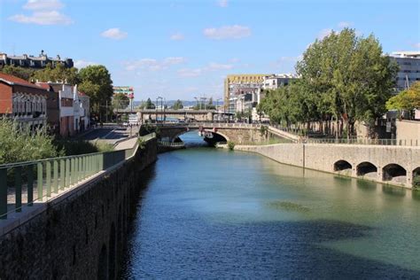 Le Canal Saint Denis Une Des Branches Du Canal Seine à Seine Voulue