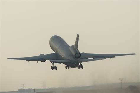 Russia Fighter Perform Barrel Roll Over A Kc 10 Alert 5