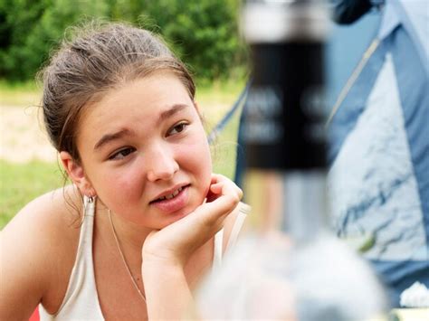 Premium Photo Close Up Of Thoughtful Girl