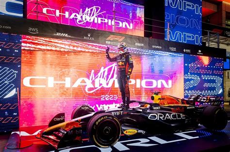 Max Verstappen é tricampeão mundial de Fórmula O Torgador