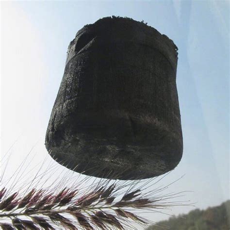 To Be Or Not To Be On Twitter 人类已知最轻的固体：石墨烯气凝胶（graphene Aerogel ）。 它