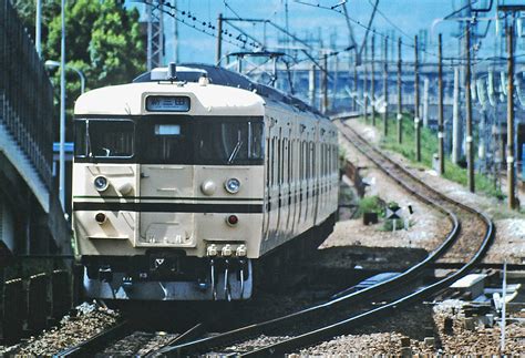 空鉄 on Twitter 113系の日ですの懐かしい福知山色の113系の画像をアップJR移行後全国にローカル塗装の電車が走りはじめ