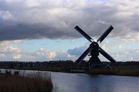 킨 더 다이크의 풍차 하늘과 구름 배경으로 아름 다운 네덜란드 풍경 역사적인 여행 사진 0명에 대한 스톡 사진 및 기타 이미지 0명 강철 건설 산업 Istock