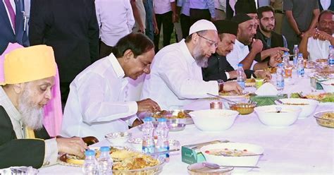 సఎ కసఆర Iftar Party సనయ మరజ నఖత సదడ Photos ఇవగ